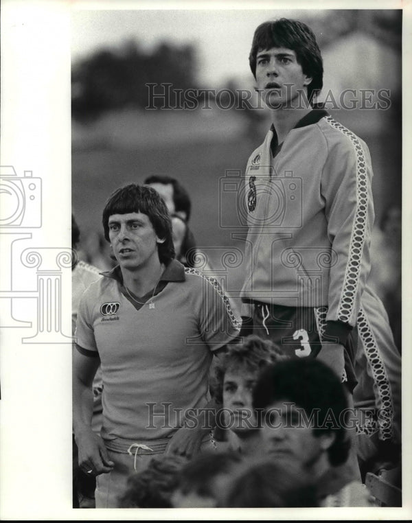 1980 Press Photo L-R Brian Joy and Jeff Sendoby of the Cobra's watch f ...