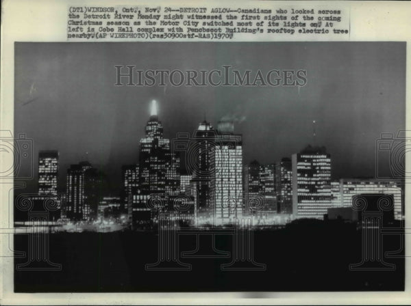 1970 Press Photo Detroit Michigan at night - cvb57510 - Historic Images