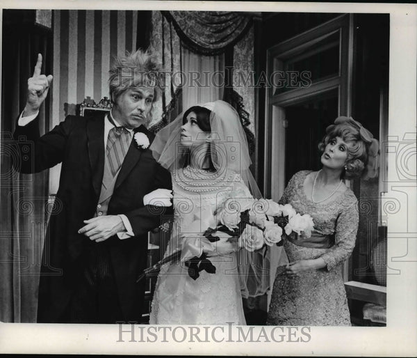 1969 Press Photo Howard Keel, Paulette Sinclair, Betty Garrett-Plaza S ...