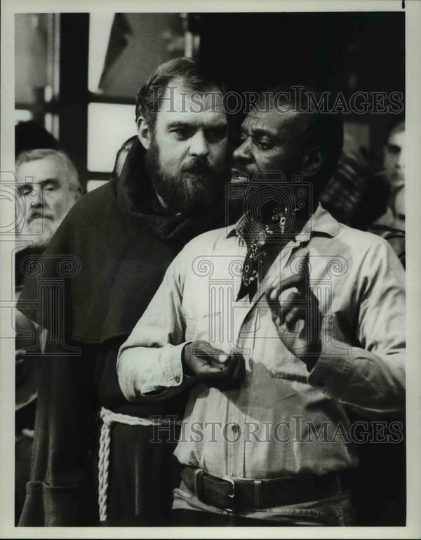1981 Press Photo Merlin Olsen and Moses Gunn in "Father Murphy" - cvp3 ...