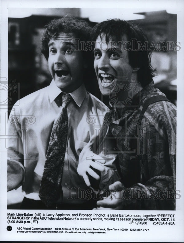 1988 Press Photo Mark Linn-Baker and Bronson Pinchot star in Perfect S ...