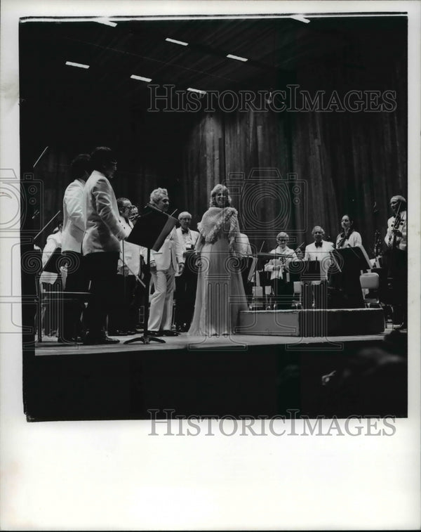 1976 Press Photo Beverly Sills, opera singer, at Blossom. - cvp83133 ...