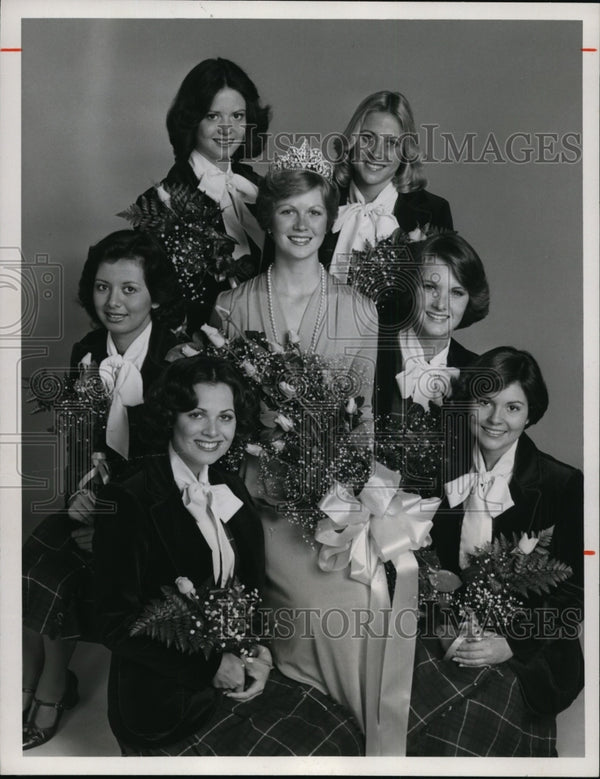 1976 Press Photo Rosebowl Queen Diane Ramaker and Court - cvp87544 ...