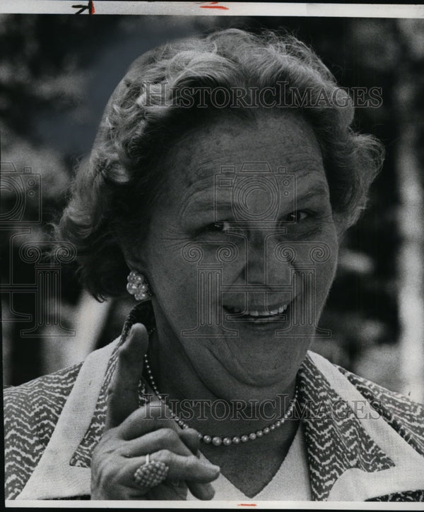 1975 Press Photo Singer and first lady of radio Kate Smith at 66 - cvp ...