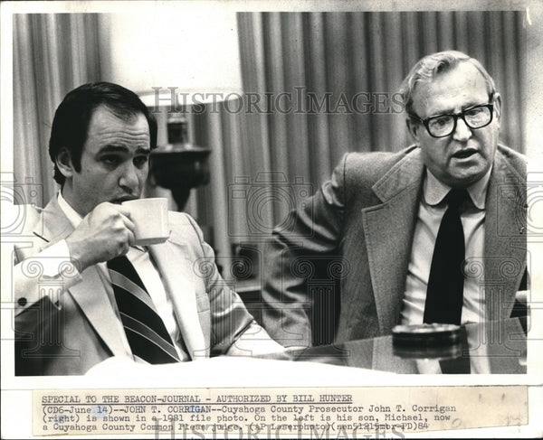 1985 Press Photo The Cuyahoga County Prosecutor John T. Corrigan and s ...