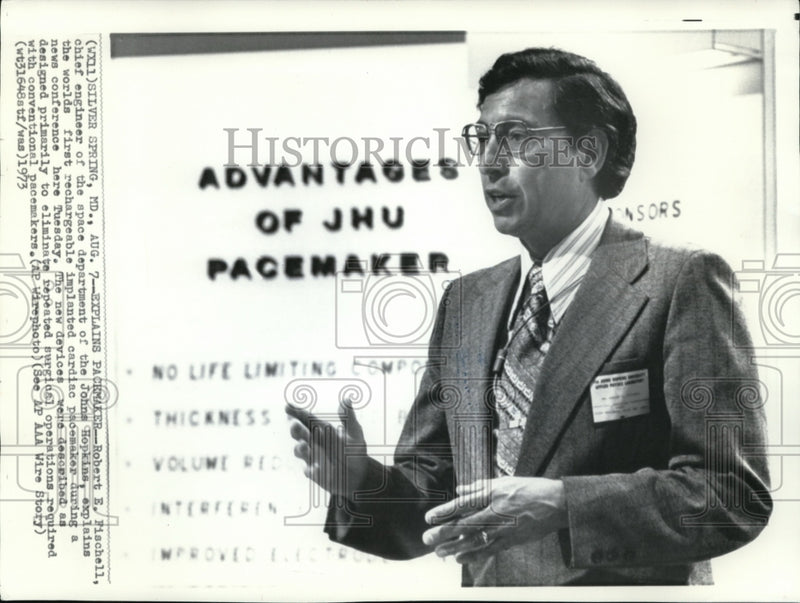 1973 Press Photo Robert E.Fischell Chief Engineer of Space Dept. of Jo ...