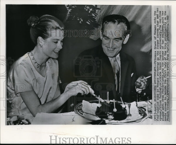 1960 Press Photo Princess Grace cuts four-candled cake with Prince Rai ...