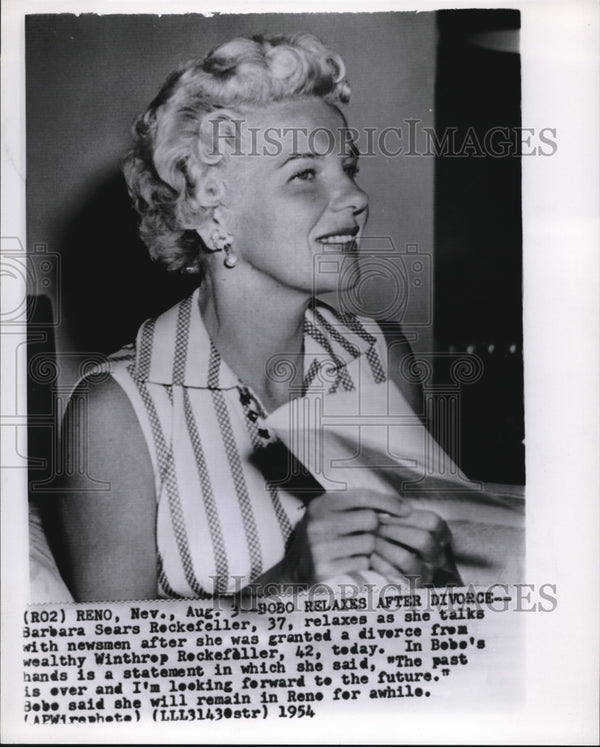 1954 Press Photo Barbara Sears Rockefeller Talks with Newsmen ...