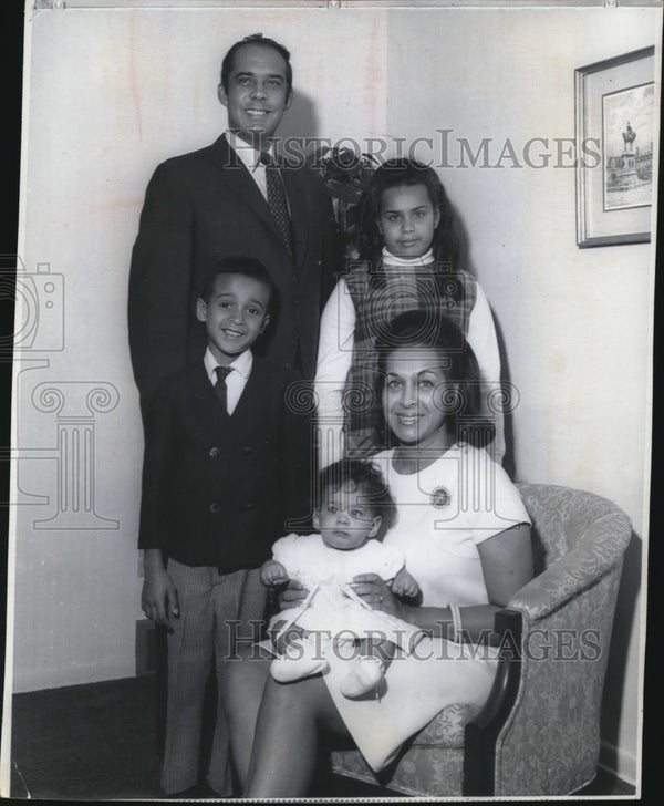 1968 Press Photo Columbus Municipal Court Judge Robert Duncan & family ...