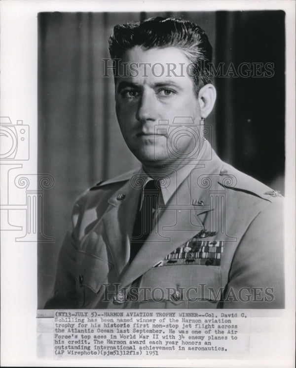 1951 Press Photo Col. Schilling as HarmonAviation Trophy winner&top ac ...