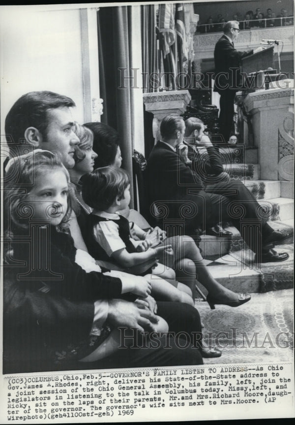 1969 Press Photo Ohio Gov James Rhodes family on State-of-the-State Ad ...