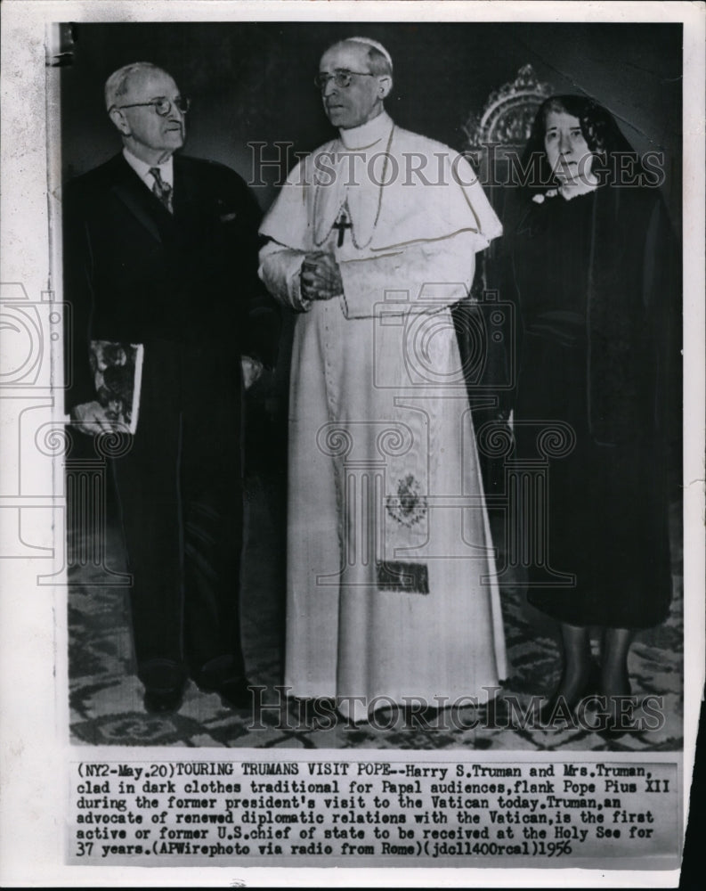 1956 Harry S.Truman and Mrs.Truman with Pope Pius XII at the Vatican ...
