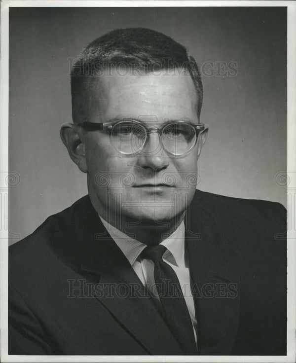 1961 Press Photo Robert Sinclair Chrysler Engineer - Historic Images