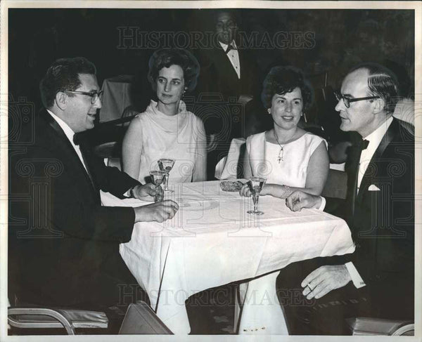 1965 Press Photo Lawrence Fleischman Bal Africain - Historic Images