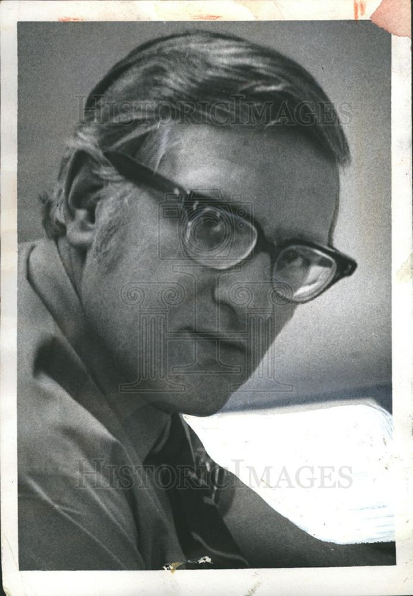 1977 Press Photo Joe Falls Journalist AP Detroit Free P - Historic Images