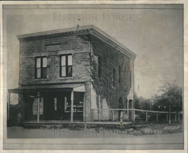 1975 Press Photo Grindstone 1905 photo general store - Historic Images