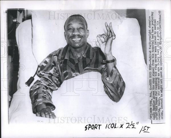 1957 Sandy Saddler Boxing Featherweight - Historic Images