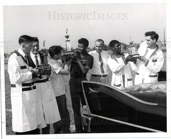 1960 Mechanics Car repair winners Chrysler - Historic Images