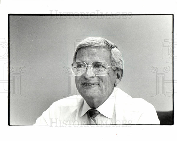 1986 Robert Dewey - Historic Images