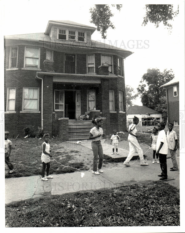 1987 Low Income Housing Detroit Slums - Historic Images