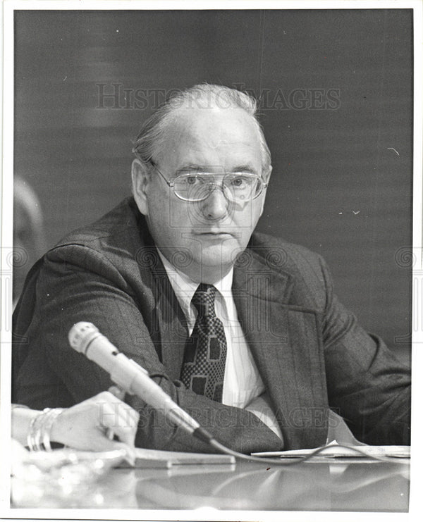 1976, GERALD HICKS - Historic Images