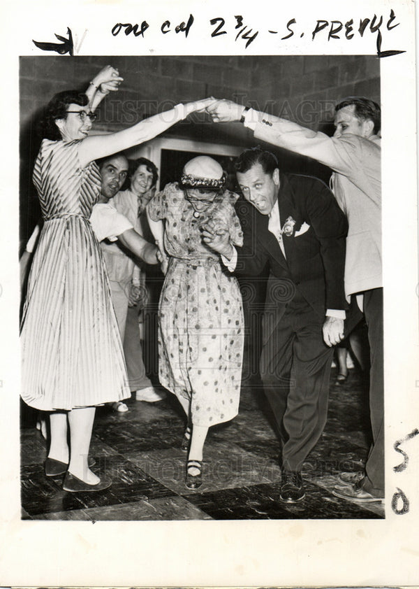 1953, Warren Hull, actor, radio announcer - Historic Images