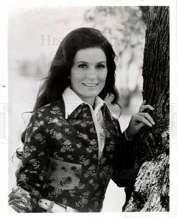 1980, Loretta Lynn country singer songwriter - Historic Images