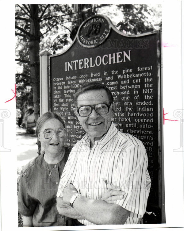 1990, Roger Jacobi AHOB archaeologist Mary - Historic Images