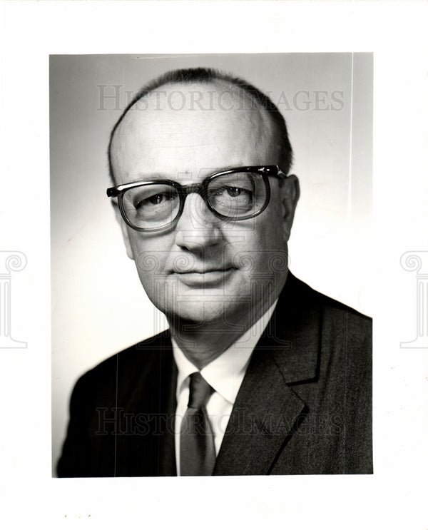 1963, William Vice pres American Motors Corp - Historic Images