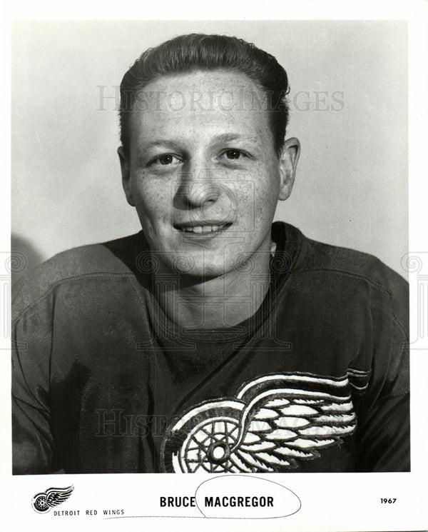 1971, Bruce MacGregor ice hockey - Historic Images