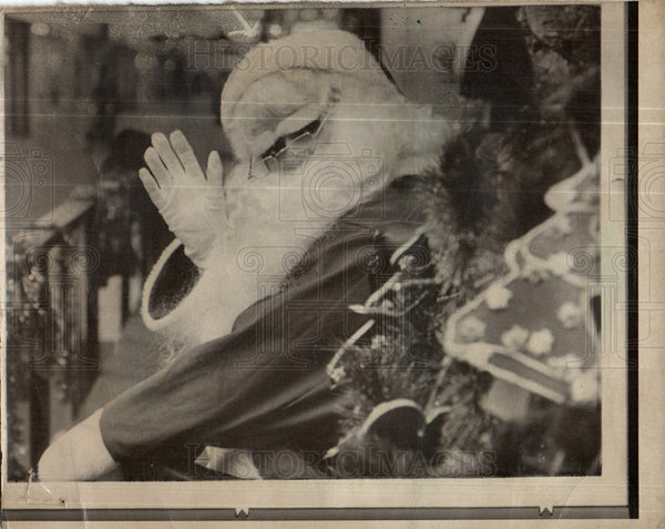 1972, Santa Claus figure in North American - Historic Images