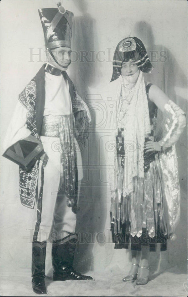 Press Photo Helen Cornelius Hugo Knapp - Historic Images