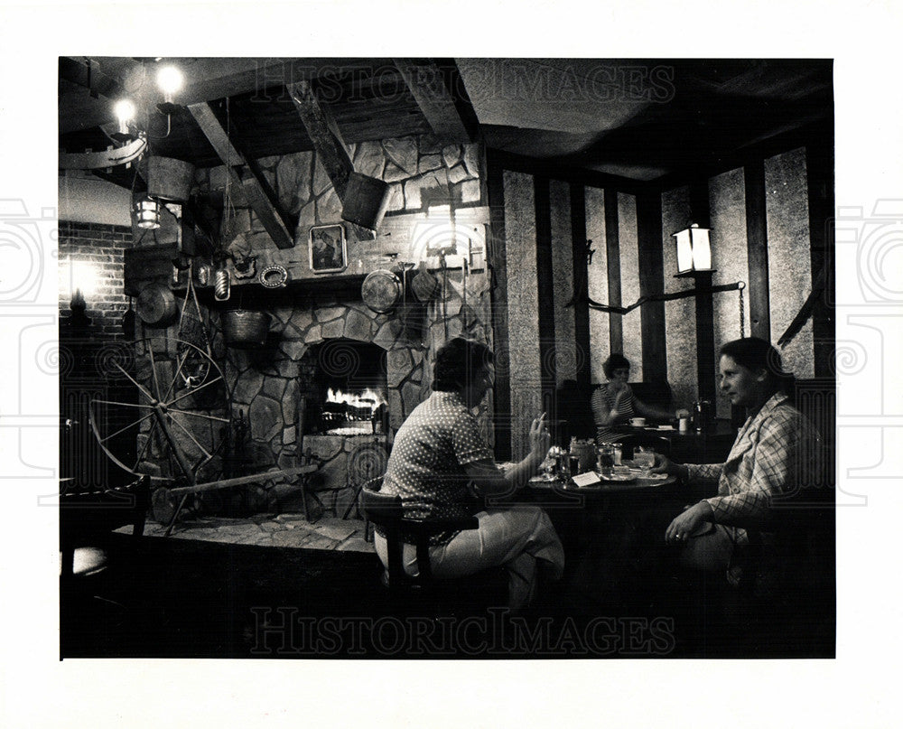 1974, Win Schuler's West Bloomfield Food - Historic Images