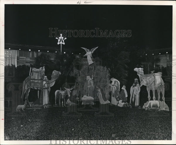 1967 Press Photo Traditional Christmas Nativity Scene John Raia Jr.'s ...