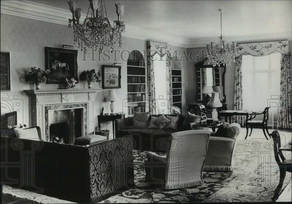 1966 Press Photo Drawing room at Chartwell Mansion - hca28172 ...
