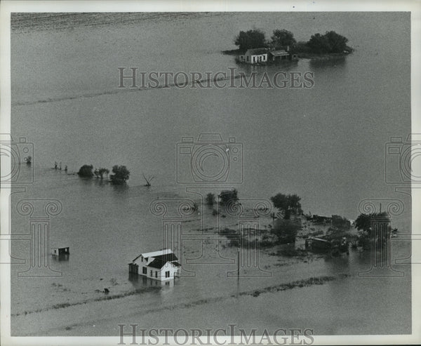 1967 Press Photo Flooded homes and land after Hurricane Beulah near Vi ...