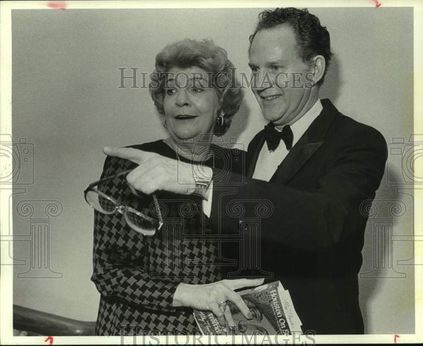 1984 Press Photo Pat Brown & Romulus Linney; Alley Theater in Houston ...