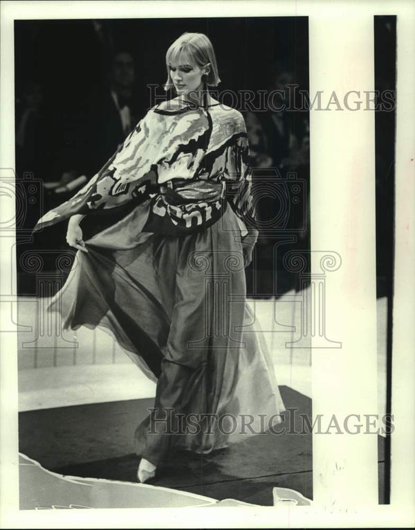 1982 Model Diane deWitt in Vollbracht's Amore Print, Houston - Historic ...
