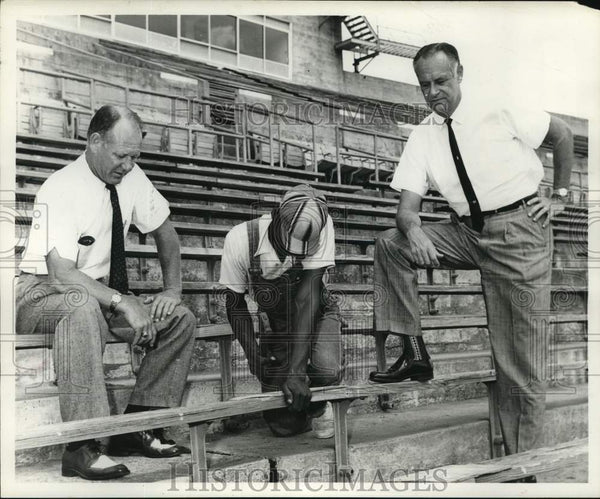 1962 Dike Rose, H.W. Elrod see James Edwards fix Jeppesen bleachers ...