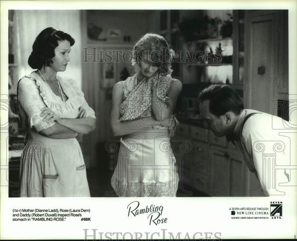 Dianne Ladd, Laura Dern, Robert Duvall in "Rambling Rose" Scene ...