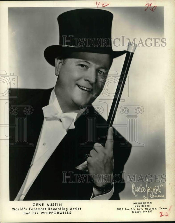 1963 Singer Gene Austin at Tidelands in Galveston, Texas - Historic Images