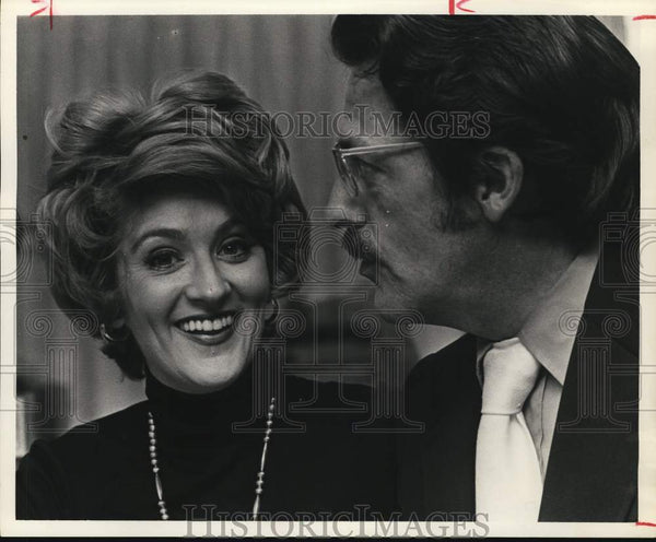 1971 Actor Fannie Flagg on KTRH Radio with J. Kent Hackleman - Historic ...