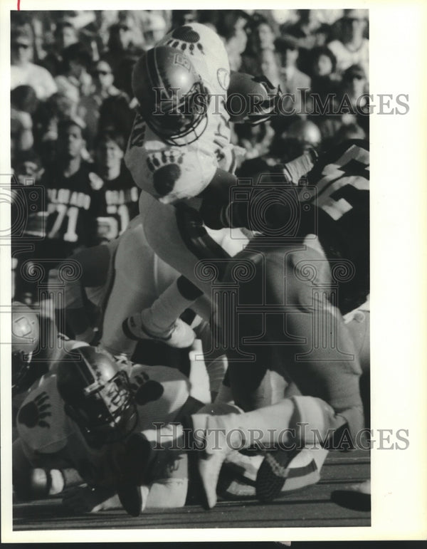 1986 Baylor University Football Player at Game - hcs00210 - Historic Images