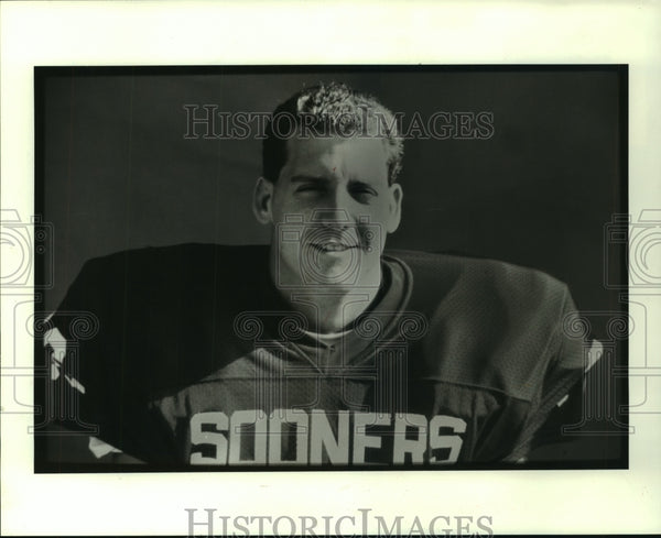 Press Photo University of Oklahoma Sooners football player Eric Bross ...