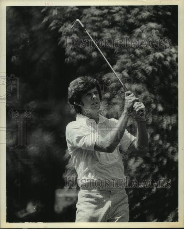 1973 Press Photo Golfer Danny Edwards keeps his eyes on the ball durin ...