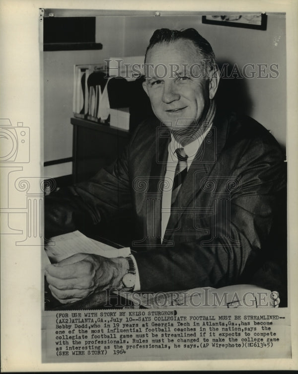 1964 Press Photo Georgia Tech University's football coach Bobby Dodd a ...