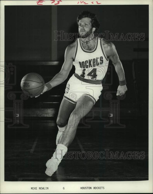 1977 Houston Rockets' guard, Mike Newlin. - Historic Images