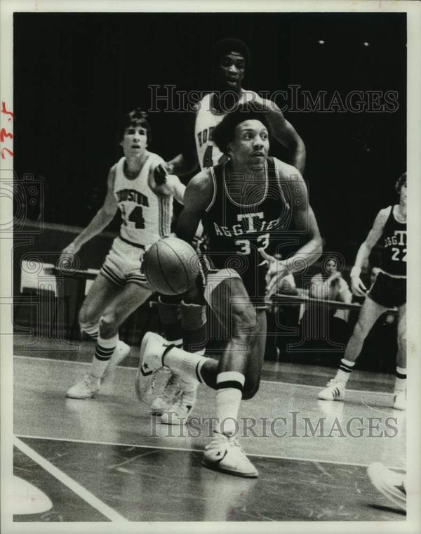 1978 Press Photo Texas A&M basketball player Albert Colton dribbles in ...