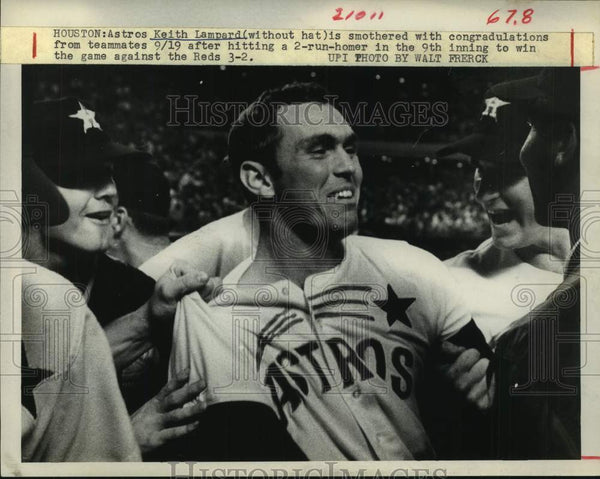 1969 Press Photo Astros' Keith Lampard congratulated after 2-run homer ...