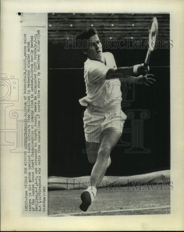 1969 Press Photo Dennis Ralston at London Grass Court tennis Champions ...